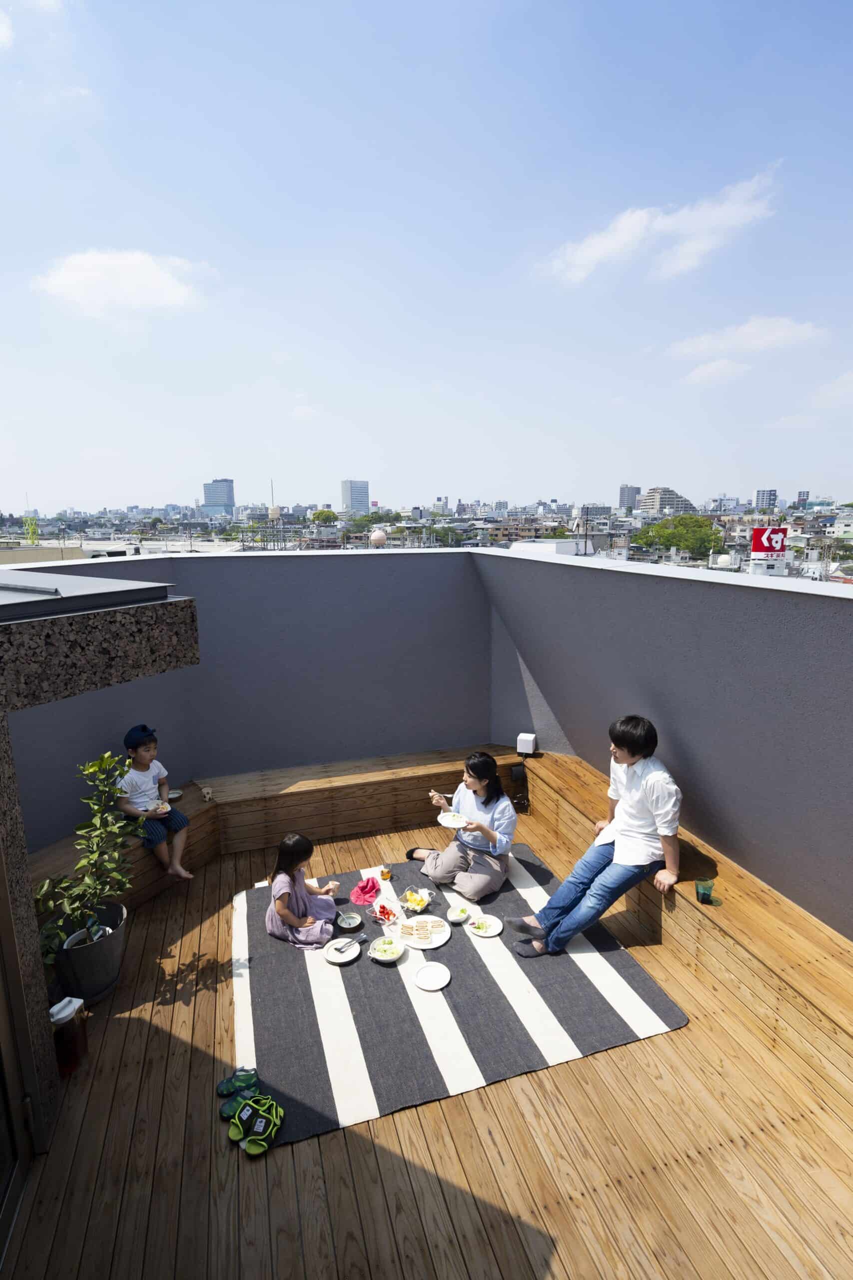 Bay Window Tower House | LOOP Design Awards