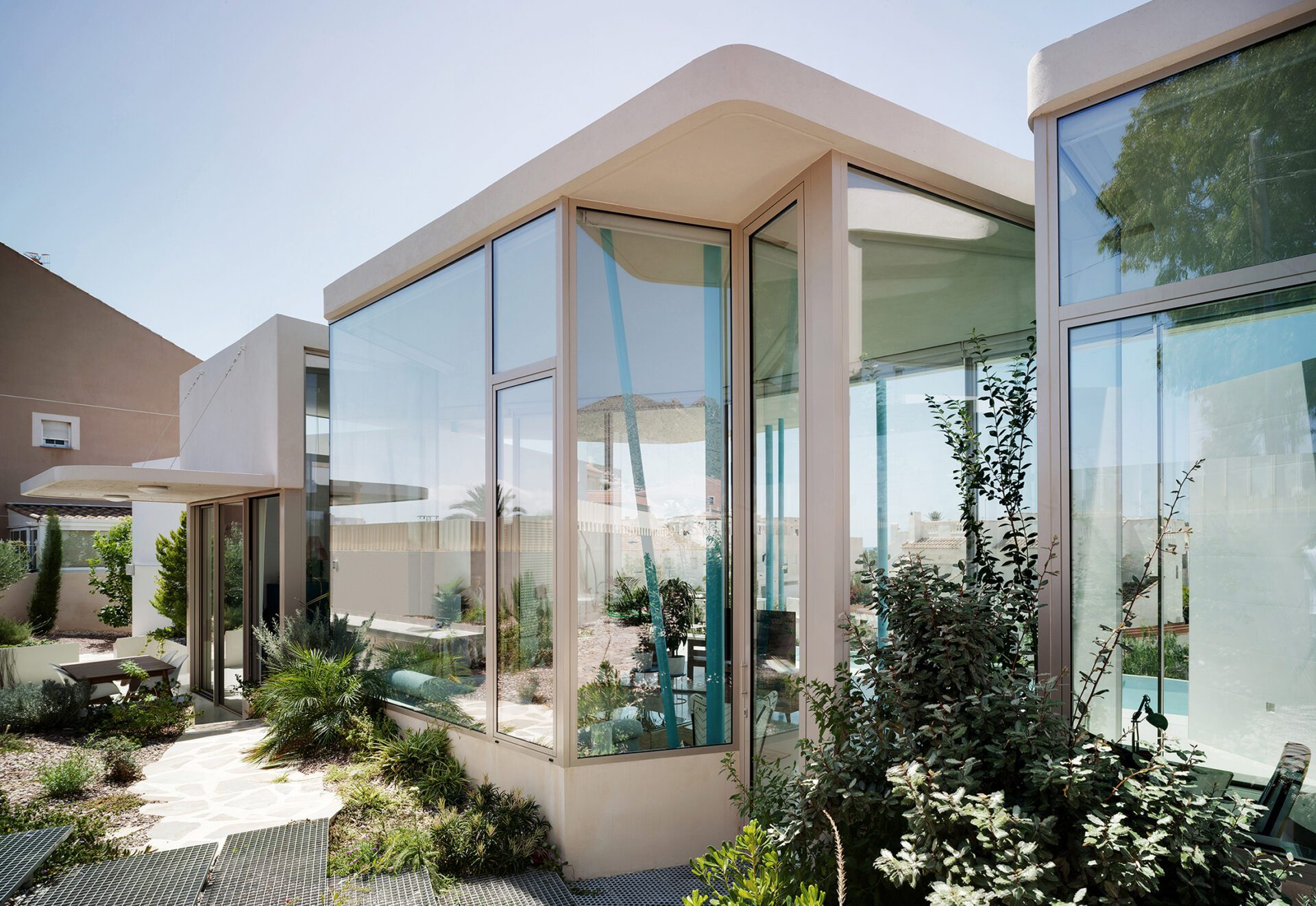 Two Languages House | LOOP Design Awards