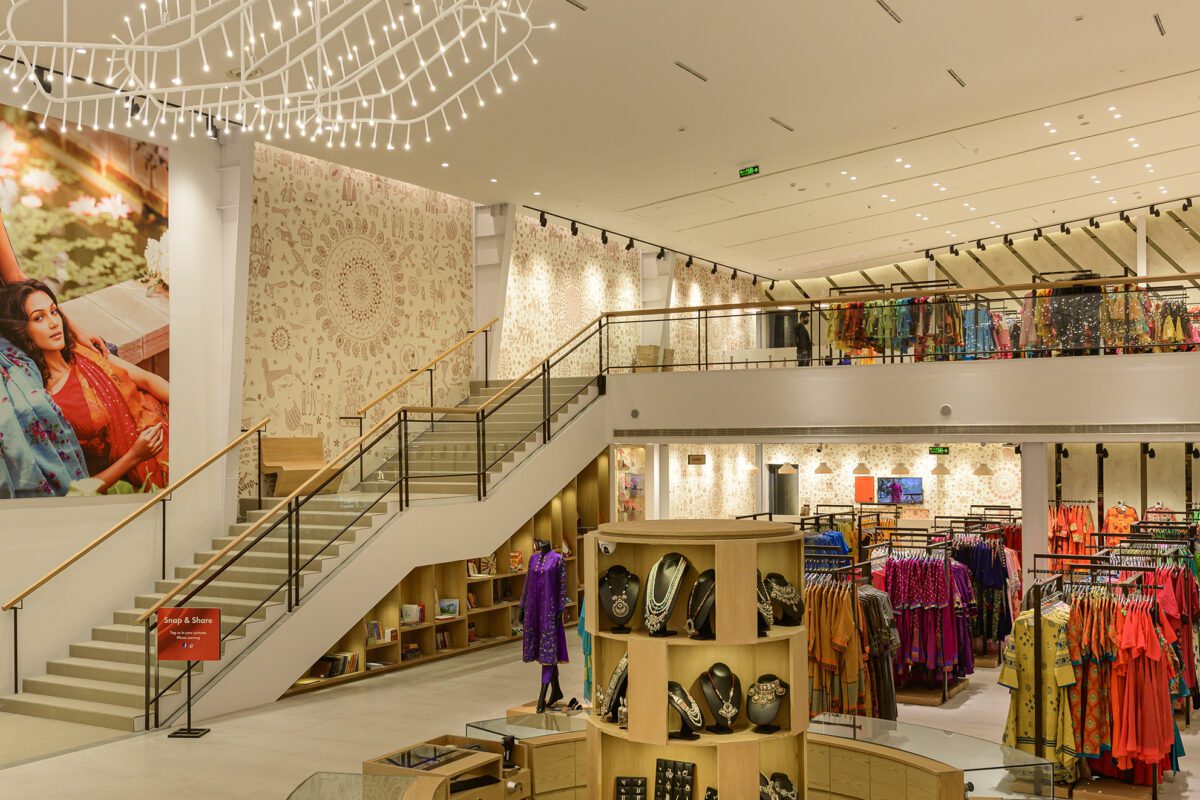 Aarong Gulshan Outlet | LOOP Design Awards