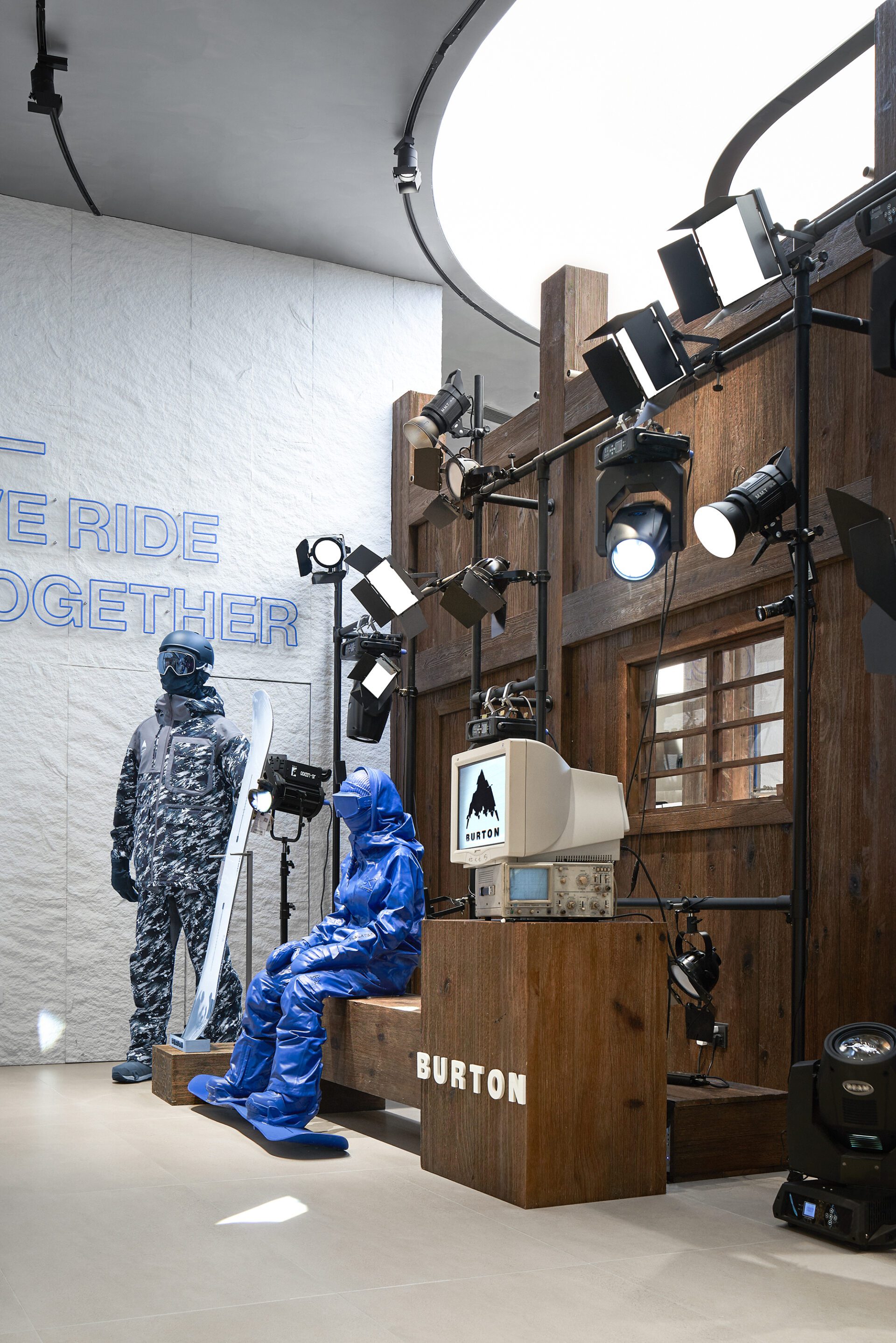 BURTON Flagship Store | LOOP Design Awards