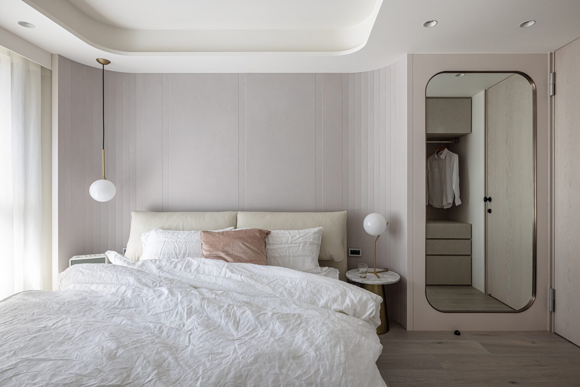 Modern Simple Harmonic of Coupled Pendulums | LOOP Design Awards